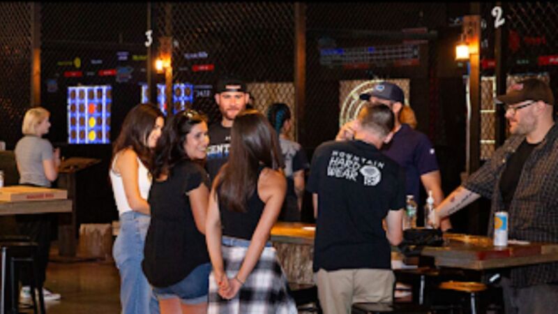 Can Beginners Try Axe Throwing? Tips for First-Time Players